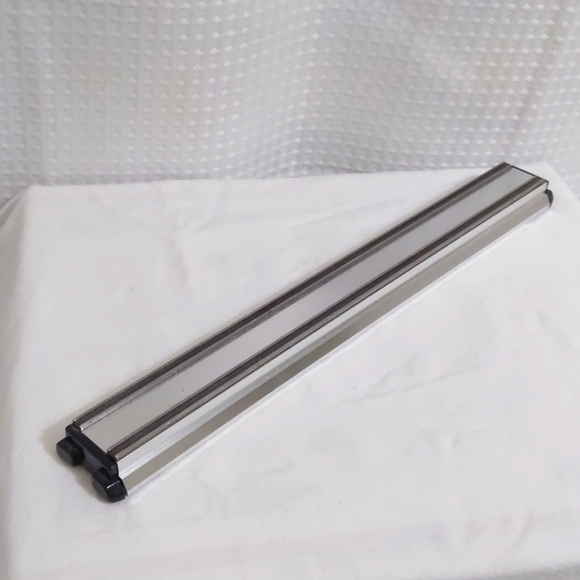 Williams Sonoma | Kitchen | Wall Mount Magnetic Knife Bar Strip | Poshmark